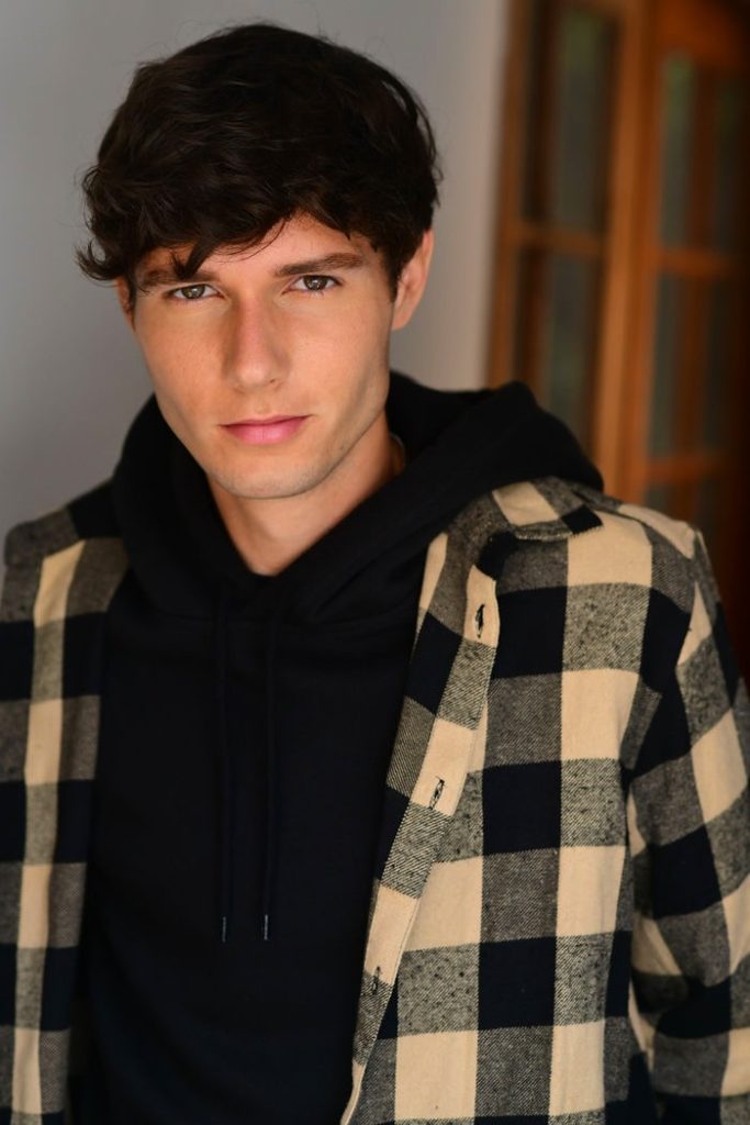 Zach Justice Height: How Tall is He? - Top Celebrities